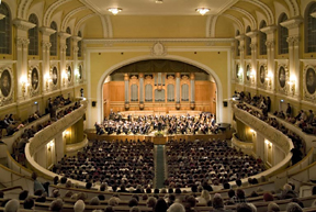 Moscow Hall Buys Harman Consoles