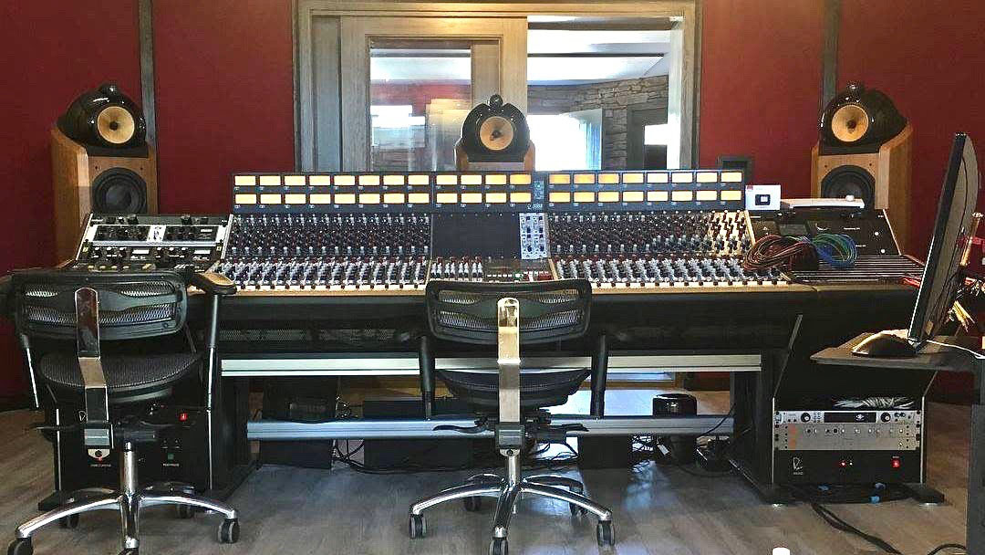 Alan Parsons Eyes PhantomFocus eChairs - Mixonline